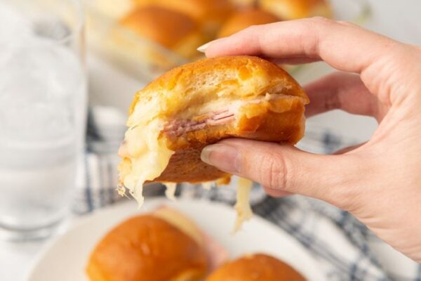 Hawaiian Ham And Cheese Sliders Recipe - MenuPlans.com Making Menu ...